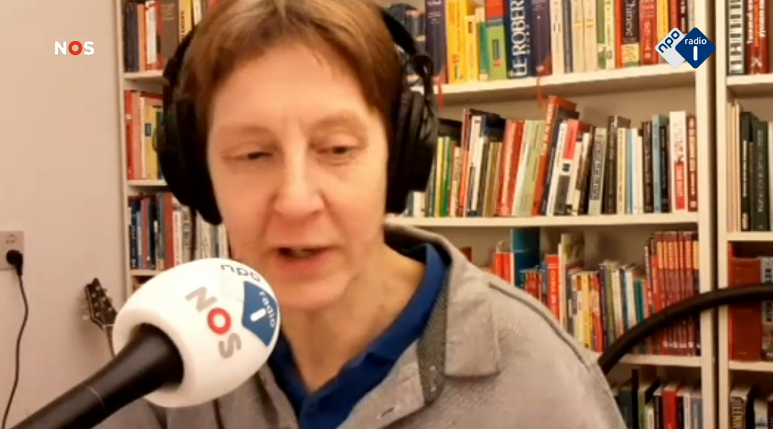 De propaganda-oorlog tussen Poetin en Zelensky - Helga Salemon